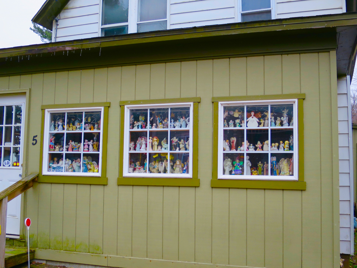 Lily Dale Architecture 3 angel windows | The Supernatural Fox Sisters